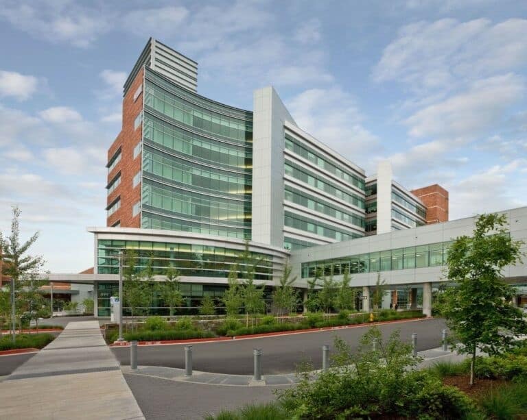Salem Baptist Hospital - Patient Tower - Kawneer Canada