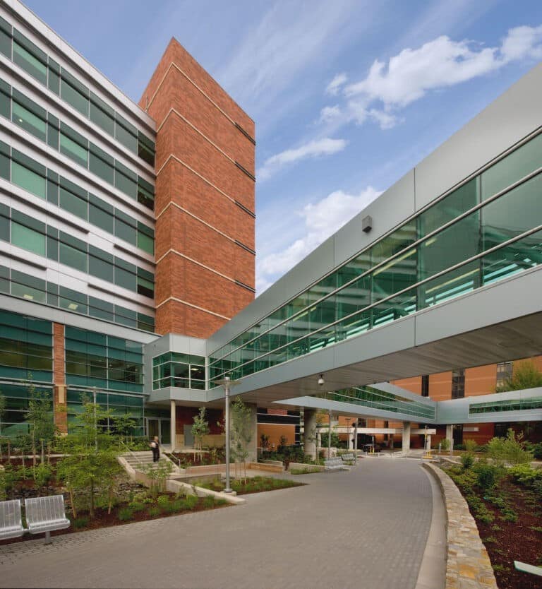 Salem Baptist Hospital - Patient Tower - Kawneer Canada