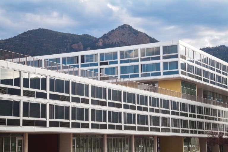 Vandenberg Hall, U.S. Air Force Academy - Kawneer Canada