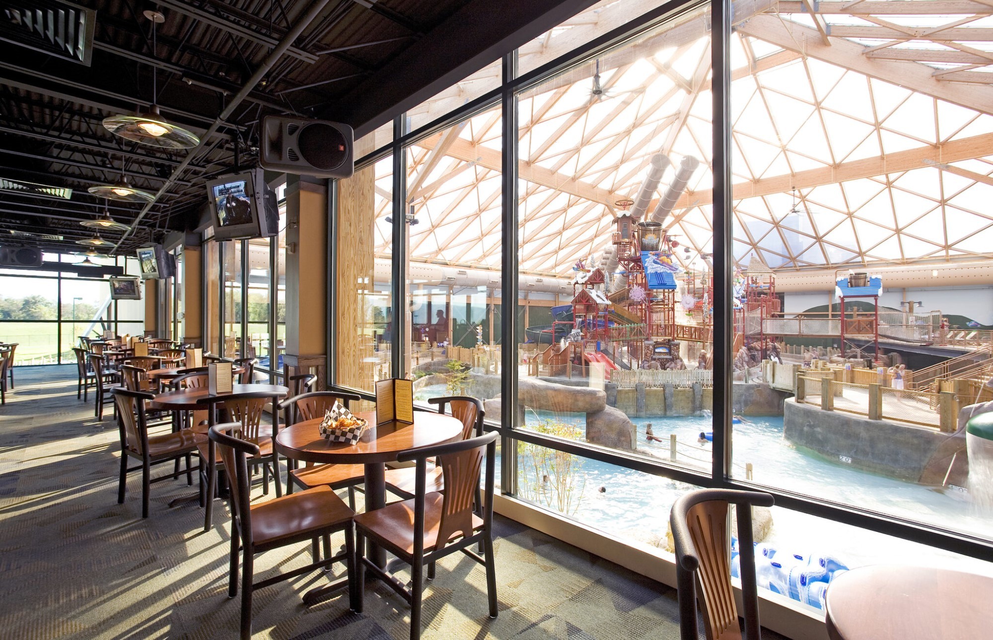 Trifab® VersaGlaze® 451/451T Framing System - Kawneer Canada