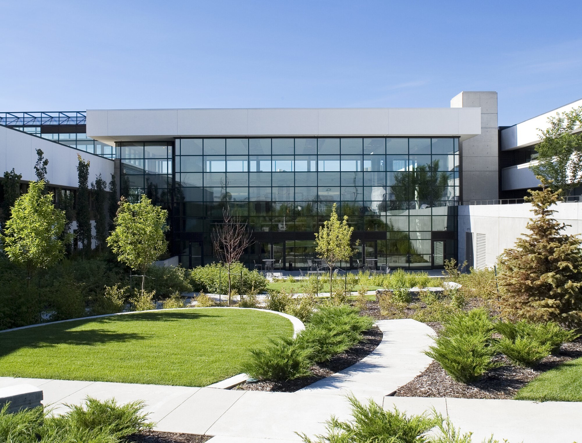 7500 Wall® Curtain Wall System - Kawneer Canada