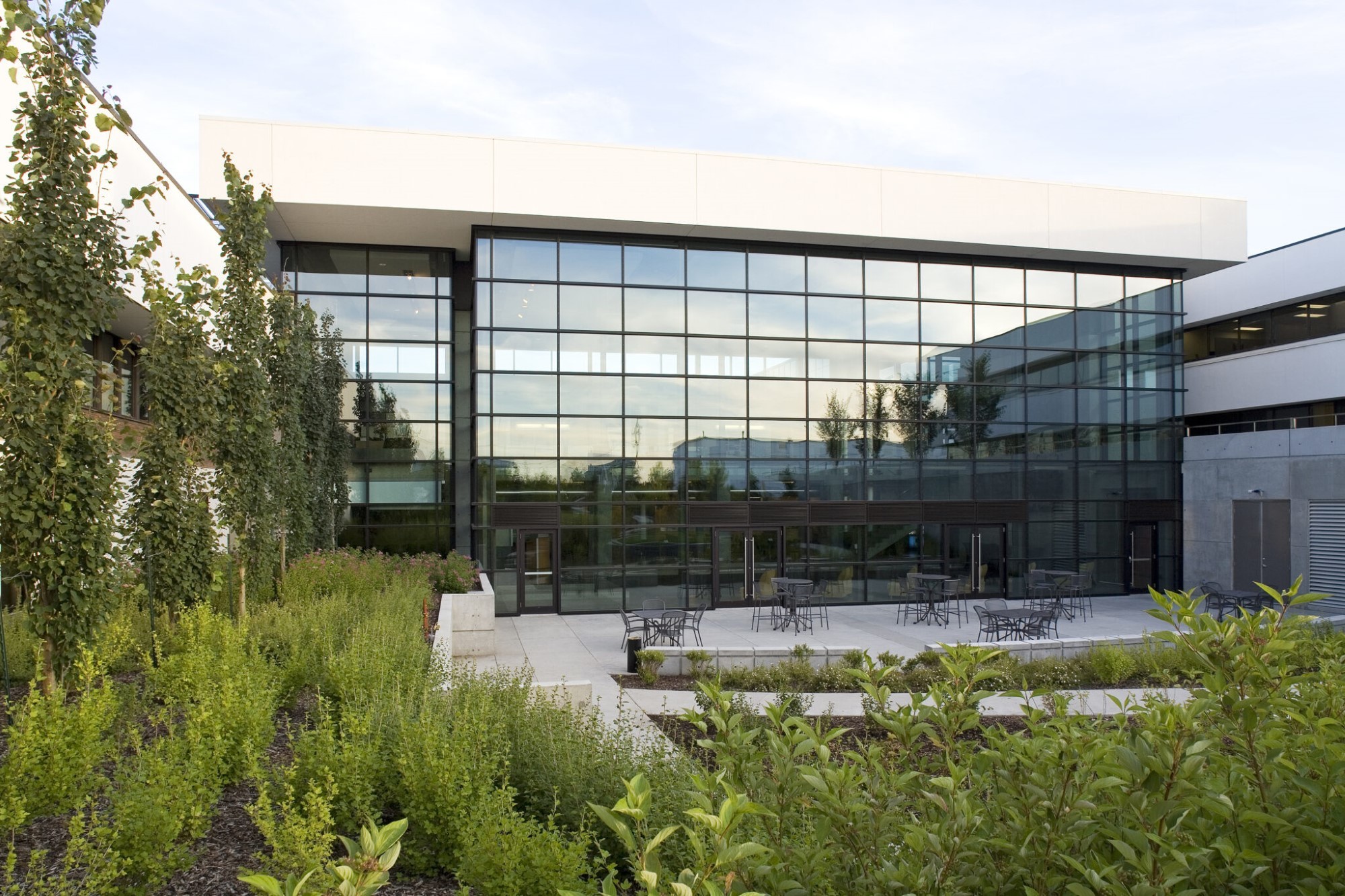 7500 Wall® Curtain Wall System - Kawneer Canada
