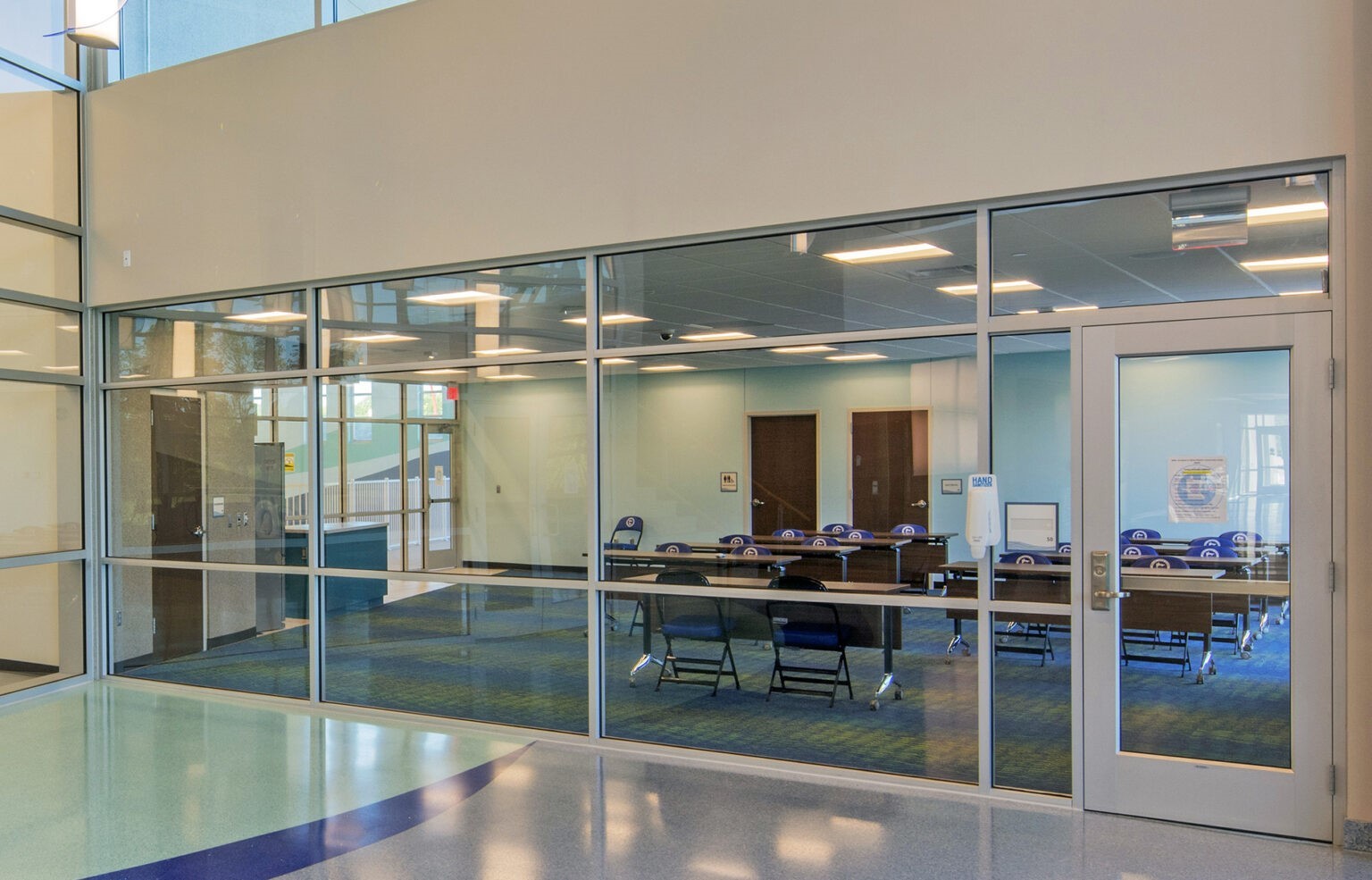 Trifab® VersaGlaze® 450 Framing System 1-3/4" sightline - Kawneer Canada