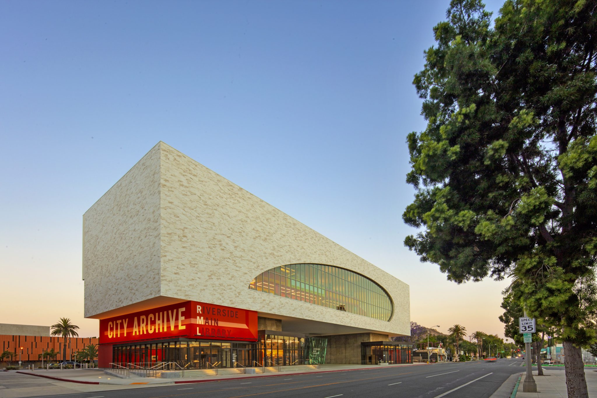 Riverside Main Library - Kawneer Canada